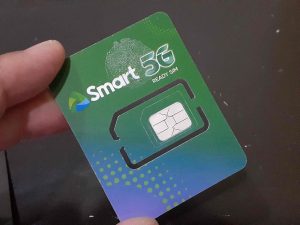 Getting a Smart SIM Card & eSIM: Guide for Tourists 2025